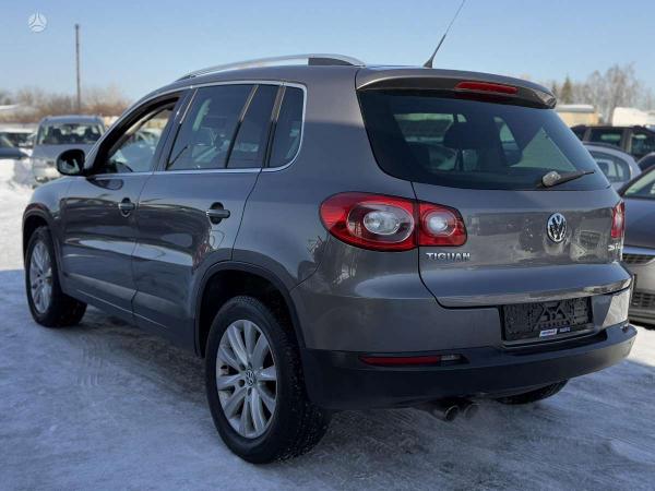 Pelēks Volkswagen Tiguan 2008 Kretinga, ar dzinēja tilpumu 1.98 L un nobraukumu 245 tūkst. km par 5999 €, foto 6 vietnē AUTOMOTO.COM.LV