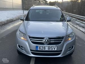 Grey Volkswagen Tiguan 2008 in Vilnius, with an engine capacity of 2.00 L and mileage of 400 thousand km for 3900 €, photo 2 on AUTOMOTO.COM.LV