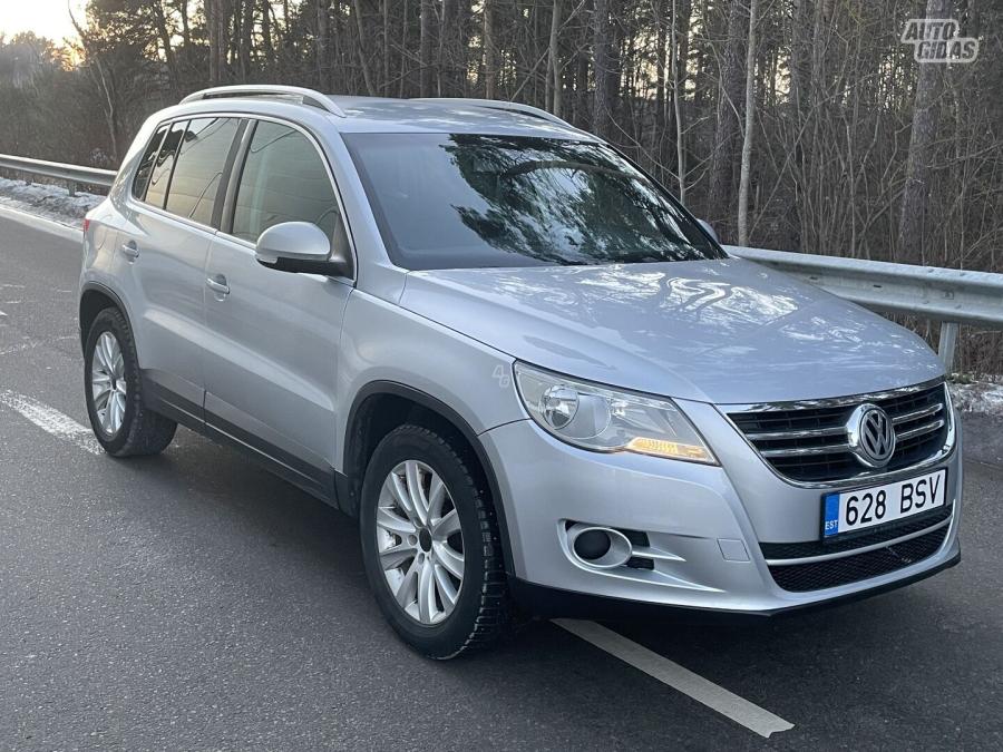 Grey Volkswagen Tiguan 2008 in Vilnius, with an engine capacity of 2.00 L and mileage of 400 thousand km for 3900 €, photo 3 on AUTOMOTO.COM.LV