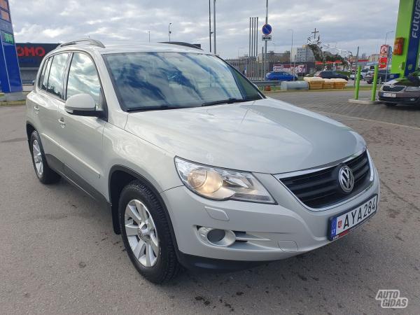 Grey Volkswagen Tiguan 2008 in Kaunas, with an engine capacity of 2.00 L and mileage of 350 thousand km for 3950 €, photo 3 on AUTOMOTO.COM.LV
