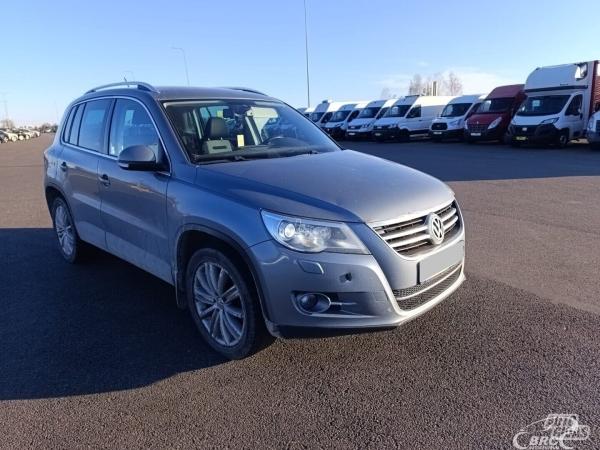 Grey Volkswagen Tiguan 2008 in Avizieniai, with an engine capacity of 2.00 L and mileage of 345 thousand km for 3800 €, photo 7 on AUTOMOTO.COM.LV