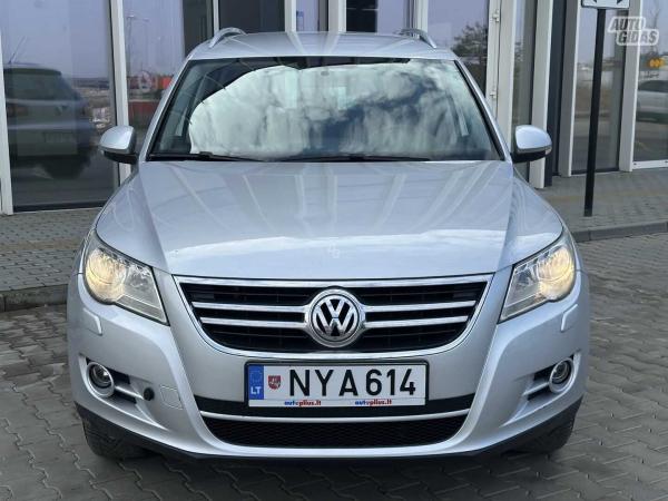 Grey Volkswagen Tiguan 2008 in Vilnius, with an engine capacity of 2.00 L and mileage of 360 thousand km for 5150 €, photo 2 on AUTOMOTO.COM.LV