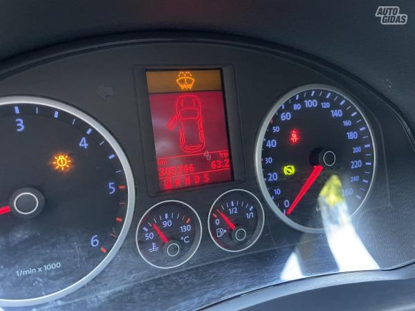 Grey Volkswagen Tiguan 2008 in Prienai, with an engine capacity of 2.00 L and mileage of 305 thousand km for 4999 €, photo 3 on AUTOMOTO.COM.LV