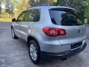 Pelēks Volkswagen Tiguan 2008 Prienai, ar dzinēja tilpumu 2.00 L un nobraukumu 305 tūkst. km par 4999 €, foto 6 vietnē AUTOMOTO.COM.LV