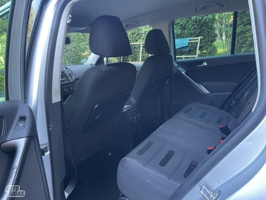 Pelēks Volkswagen Tiguan 2008 Prienai, ar dzinēja tilpumu 2.00 L un nobraukumu 305 tūkst. km par 4999 €, foto 16 vietnē AUTOMOTO.COM.LV