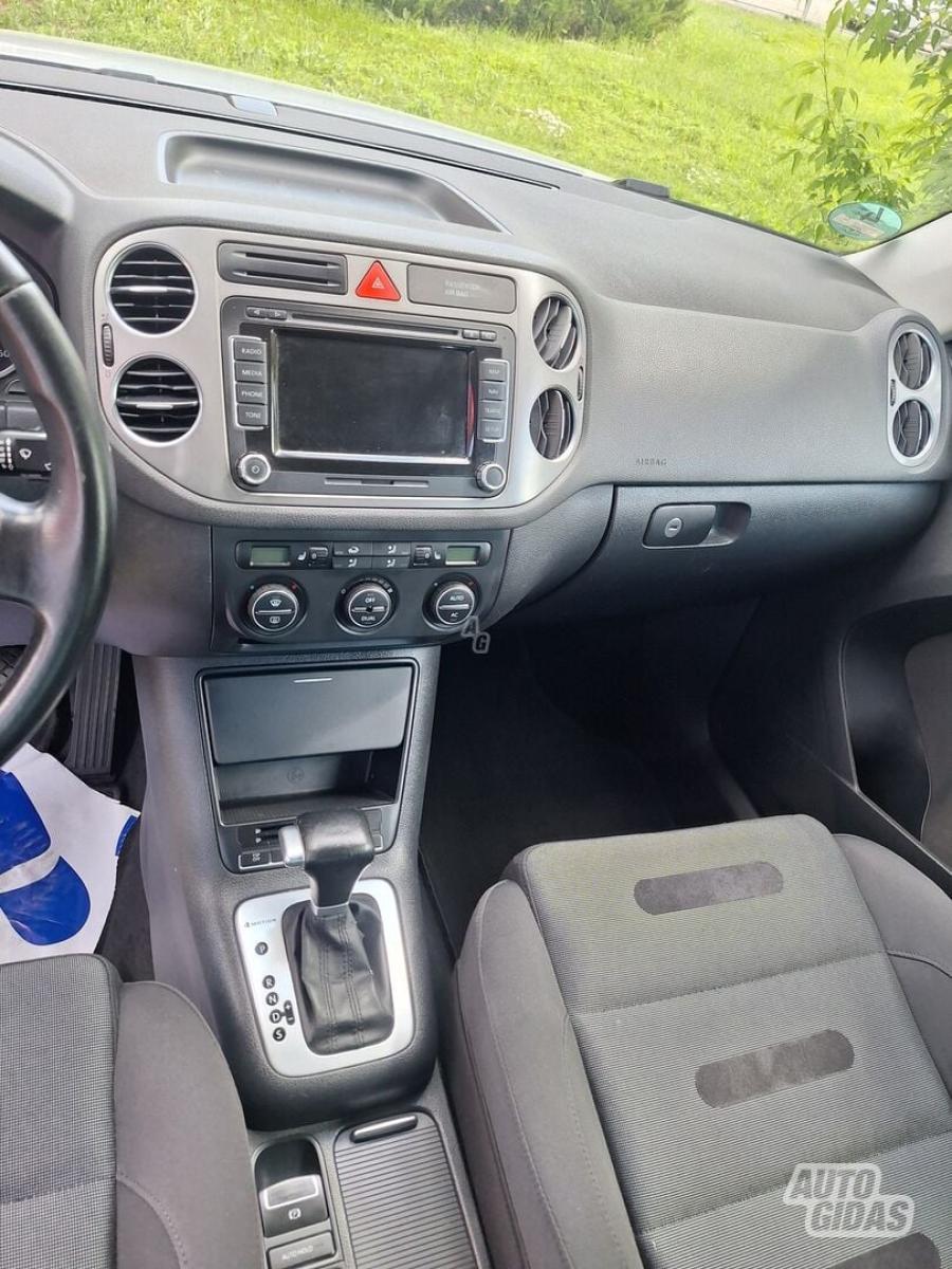 Pelēks Volkswagen Tiguan 2008 Prienai, ar dzinēja tilpumu 2.00 L un nobraukumu 305 tūkst. km par 4999 €, foto 24 vietnē AUTOMOTO.COM.LV