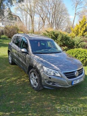 Pelēks Volkswagen Tiguan 2008 Talsi, ar dzinēja tilpumu 2.00 L un nobraukumu 392 tūkst. km par 4300 €, foto 3 vietnē AUTOMOTO.COM.LV