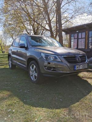 Pelēks Volkswagen Tiguan 2008 Talsi, ar dzinēja tilpumu 2.00 L un nobraukumu 392 tūkst. km par 4300 €, foto 4 vietnē AUTOMOTO.COM.LV