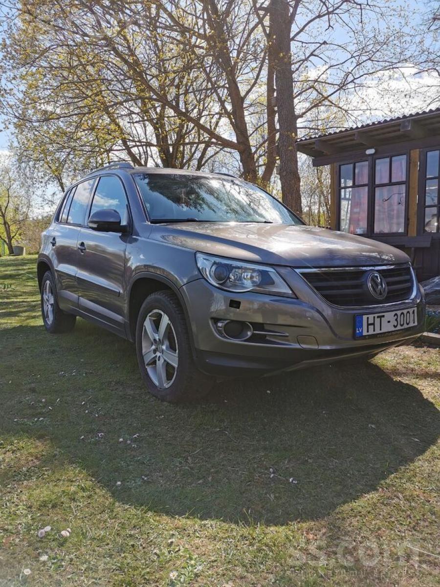 Pelēks Volkswagen Tiguan 2008 Talsi, ar dzinēja tilpumu 2.00 L un nobraukumu 392 tūkst. km par 4300 €, foto 4 vietnē AUTOMOTO.COM.LV