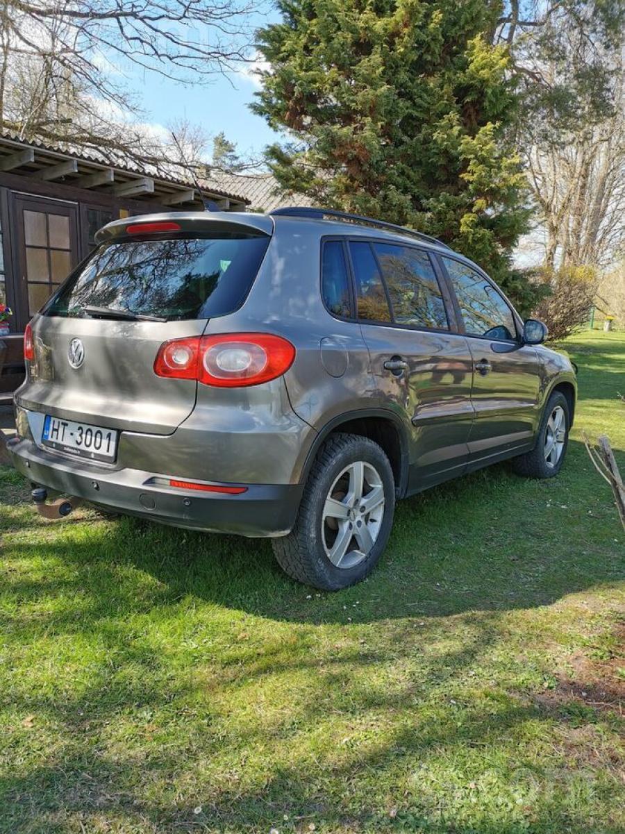 Pelēks Volkswagen Tiguan 2008 Talsi, ar dzinēja tilpumu 2.00 L un nobraukumu 392 tūkst. km par 4300 €, foto 6 vietnē AUTOMOTO.COM.LV