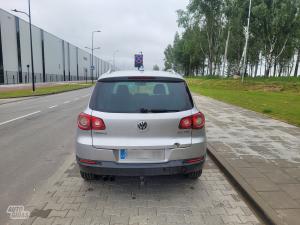 Grey Volkswagen Tiguan 2008 in Vilnius, with an engine capacity of 2.00 L and mileage of 273 thousand km for 2100 €, photo 6 on AUTOMOTO.COM.LV