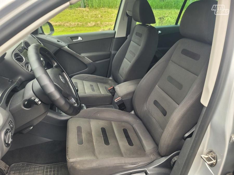 Grey Volkswagen Tiguan 2008 in Vilnius, with an engine capacity of 2.00 L and mileage of 273 thousand km for 2100 €, photo 12 on AUTOMOTO.COM.LV
