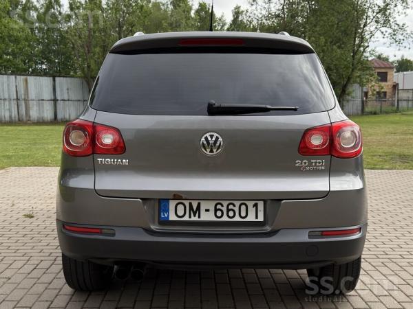 Pelēks Volkswagen Tiguan 2008 Rīga, ar dzinēja tilpumu 2.00 L un nobraukumu 267 tūkst. km par 5400 €, foto 7 vietnē AUTOMOTO.COM.LV