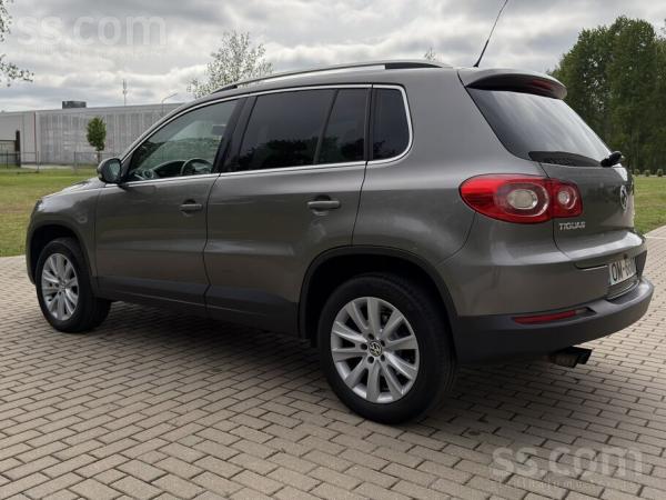 Pelēks Volkswagen Tiguan 2008 Rīga, ar dzinēja tilpumu 2.00 L un nobraukumu 267 tūkst. km par 5400 €, foto 8 vietnē AUTOMOTO.COM.LV