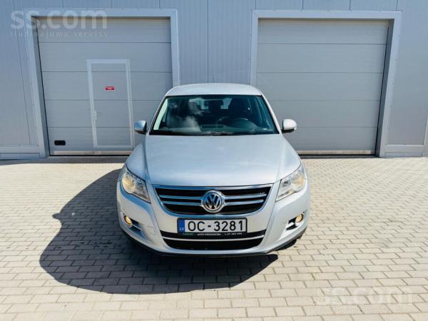 Pelēks Volkswagen Tiguan 2008 Rīga, ar dzinēja tilpumu 2.00 L un nobraukumu 278 tūkst. km par 3750 €, foto 2 vietnē AUTOMOTO.COM.LV
