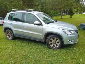 Grey Volkswagen Tiguan 2008 in Trakai, with an engine capacity of 1.97 L and mileage of 350 thousand km for 3200 €, photo 3 on AUTOMOTO.COM.LV