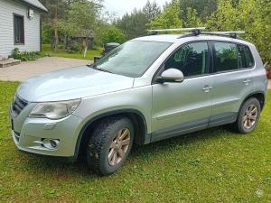 Grey Volkswagen Tiguan 2008 in Trakai, with an engine capacity of 1.97 L and mileage of 350 thousand km for 3200 €, photo 6 on AUTOMOTO.COM.LV