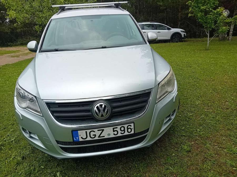 Grey Volkswagen Tiguan 2008 in Trakai, with an engine capacity of 1.97 L and mileage of 350 thousand km for 3200 €, photo 7 on AUTOMOTO.COM.LV