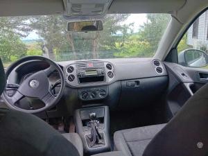 Grey Volkswagen Tiguan 2008 in Trakai, with an engine capacity of 1.97 L and mileage of 350 thousand km for 3200 €, photo 10 on AUTOMOTO.COM.LV