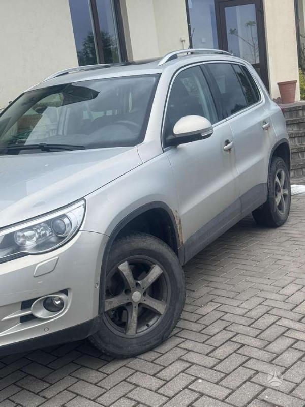 Pelēks Volkswagen Tiguan 2008 Panevēža, ar dzinēja tilpumu 1.97 L un nobraukumu 330 tūkst. km par 2500 €, foto 2 vietnē AUTOMOTO.COM.LV