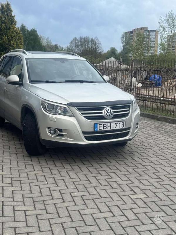 Pelēks Volkswagen Tiguan 2008 Panevēža, ar dzinēja tilpumu 1.97 L un nobraukumu 330 tūkst. km par 2500 €, foto 3 vietnē AUTOMOTO.COM.LV