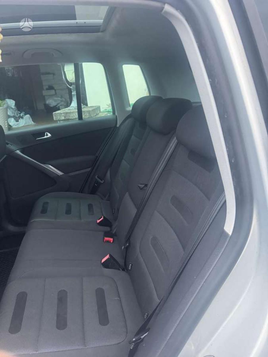 Pelēks Volkswagen Tiguan 2008 Panevēža, ar dzinēja tilpumu 1.97 L un nobraukumu 330 tūkst. km par 2500 €, foto 10 vietnē AUTOMOTO.COM.LV