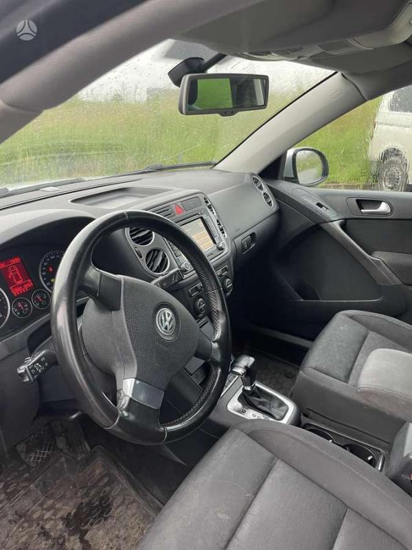Pelēks Volkswagen Tiguan 2008 Viļņa, ar dzinēja tilpumu 1.97 L un nobraukumu 378 tūkst. km par 3200 €, foto 7 vietnē AUTOMOTO.COM.LV