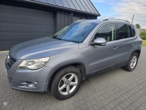 Grey Volkswagen Tiguan 2008 in Rokiskis, with an engine capacity of 1.39 L and mileage of 226 thousand km for 3300 €, photo  on AUTOMOTO.COM.LV
