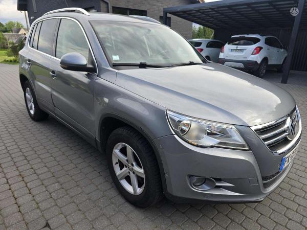 Grey Volkswagen Tiguan 2008 in Rokiskis, with an engine capacity of 1.39 L and mileage of 226 thousand km for 3300 €, photo 4 on AUTOMOTO.COM.LV