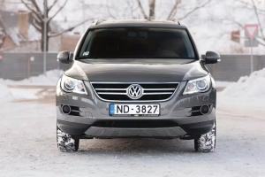 Pelēks Volkswagen Tiguan 2008 Jelgava, ar dzinēja tilpumu 2.00 L un nobraukumu 272 tūkst. km par 6500 €, foto 4 vietnē AUTOMOTO.COM.LV