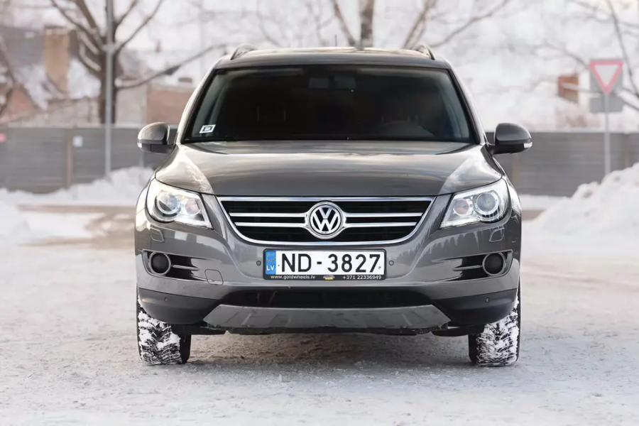 Pelēks Volkswagen Tiguan 2008 Jelgava, ar dzinēja tilpumu 2.00 L un nobraukumu 272 tūkst. km par 6500 €, foto 4 vietnē AUTOMOTO.COM.LV