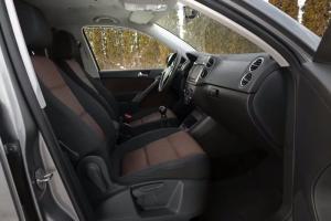 Pelēks Volkswagen Tiguan 2008 Jelgava, ar dzinēja tilpumu 2.00 L un nobraukumu 272 tūkst. km par 6500 €, foto 9 vietnē AUTOMOTO.COM.LV