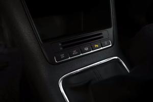 Pelēks Volkswagen Tiguan 2008 Jelgava, ar dzinēja tilpumu 2.00 L un nobraukumu 272 tūkst. km par 6500 €, foto 12 vietnē AUTOMOTO.COM.LV