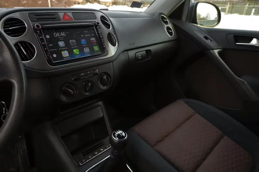 Pelēks Volkswagen Tiguan 2008 Jelgava, ar dzinēja tilpumu 2.00 L un nobraukumu 272 tūkst. km par 6500 €, foto 13 vietnē AUTOMOTO.COM.LV