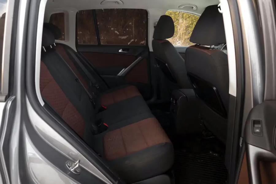 Pelēks Volkswagen Tiguan 2008 Jelgava, ar dzinēja tilpumu 2.00 L un nobraukumu 272 tūkst. km par 6500 €, foto 16 vietnē AUTOMOTO.COM.LV