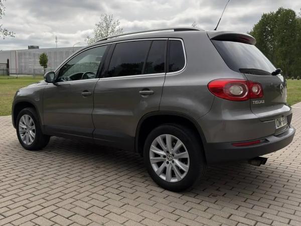 Pelēks Volkswagen Tiguan 2008 Rīga, ar dzinēja tilpumu 2.00 L un nobraukumu 267 tūkst. km par 5400 €, foto 8 vietnē AUTOMOTO.COM.LV