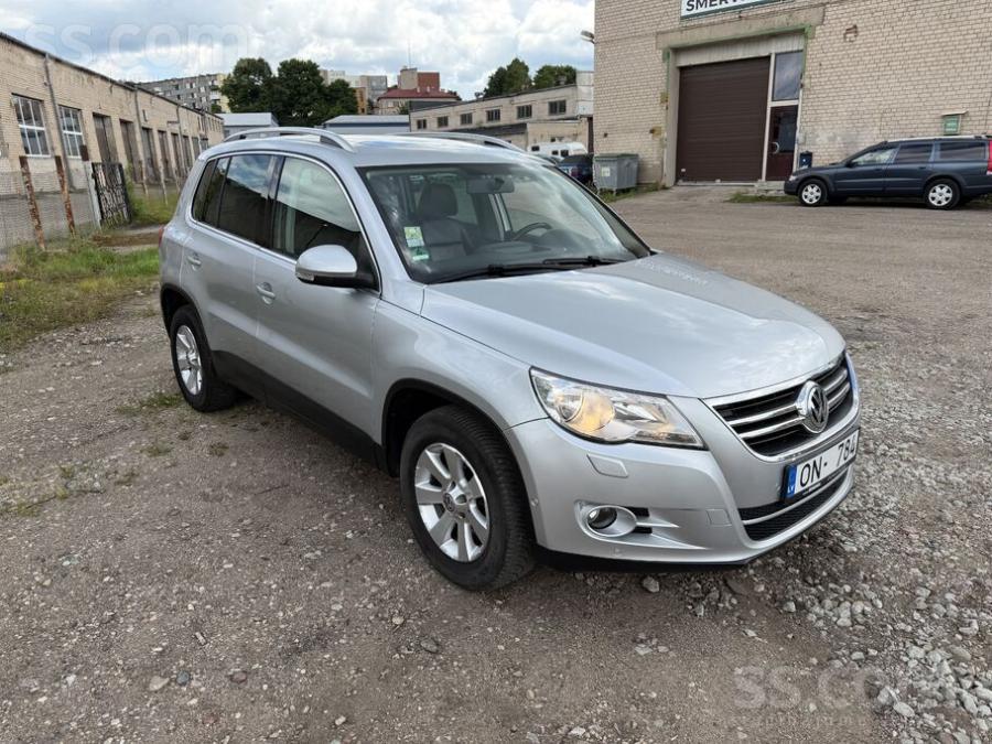 Pelēks Volkswagen Tiguan 2008 Rēzekne, ar dzinēja tilpumu 2.00 L un nobraukumu 0 tūkst. km par 5850 €, foto 3 vietnē AUTOMOTO.COM.LV