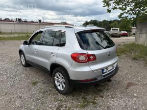 Pelēks Volkswagen Tiguan 2008 Rēzekne, ar dzinēja tilpumu 2.00 L un nobraukumu 0 tūkst. km par 5850 €, foto 6 vietnē AUTOMOTO.COM.LV