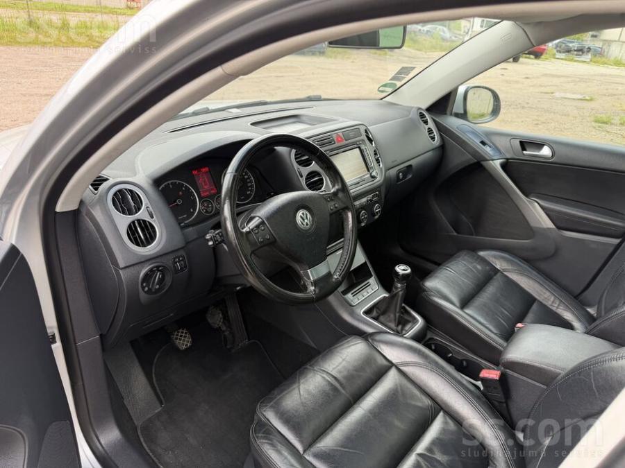 Pelēks Volkswagen Tiguan 2008 Rēzekne, ar dzinēja tilpumu 2.00 L un nobraukumu 0 tūkst. km par 5850 €, foto 9 vietnē AUTOMOTO.COM.LV