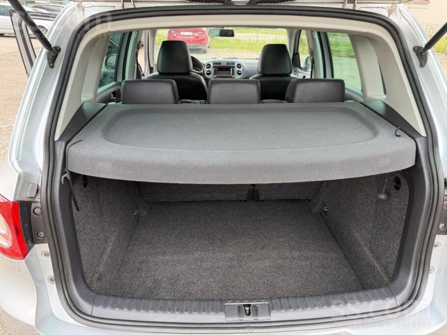 Pelēks Volkswagen Tiguan 2008 Rēzekne, ar dzinēja tilpumu 2.00 L un nobraukumu 0 tūkst. km par 5850 €, foto 17 vietnē AUTOMOTO.COM.LV
