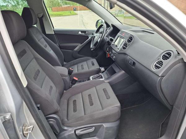 Pelēks Volkswagen Tiguan 2008 Ukmergė, ar dzinēja tilpumu 2.00 L un nobraukumu 261 tūkst. km par 4950 €, foto 7 vietnē AUTOMOTO.COM.LV