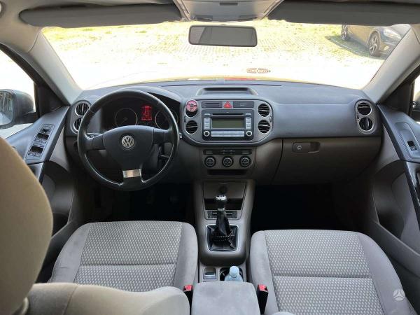 Grey Volkswagen Tiguan 2008 in Vilnius, with an engine capacity of 1.97 L and mileage of 400 thousand km for 2150 €, photo 10 on AUTOMOTO.COM.LV