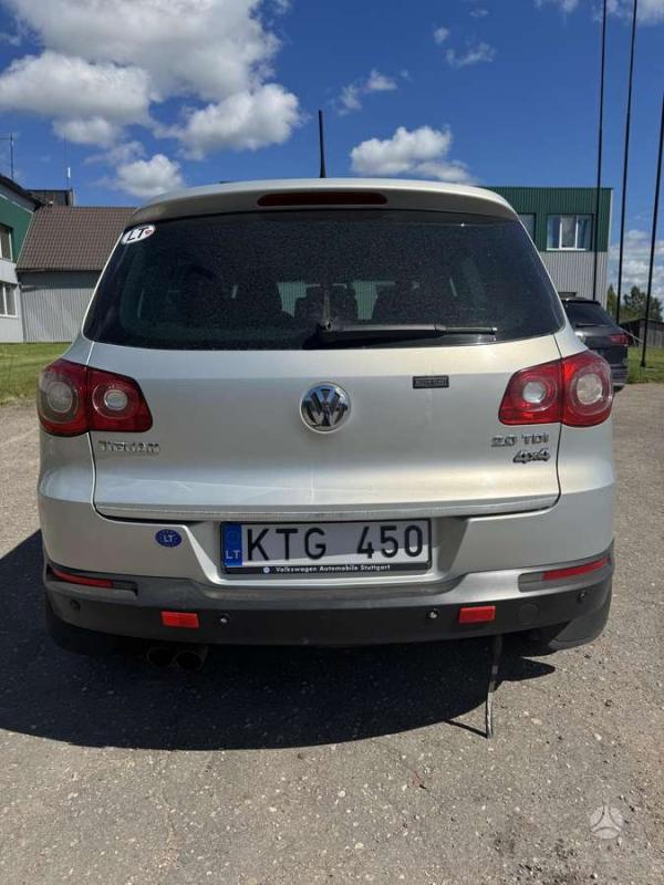 Grey Volkswagen Tiguan 2008 in Plunge, with an engine capacity of 1.97 L and mileage of 296 thousand km for 4400 €, photo 6 on AUTOMOTO.COM.LV