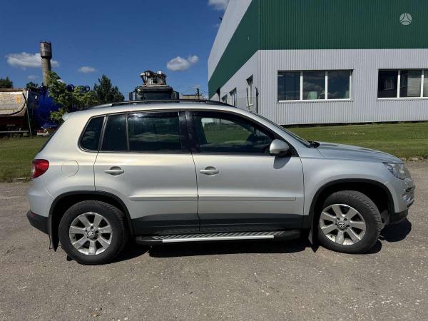 Grey Volkswagen Tiguan 2008 in Plunge, with an engine capacity of 1.97 L and mileage of 296 thousand km for 4400 €, photo 8 on AUTOMOTO.COM.LV