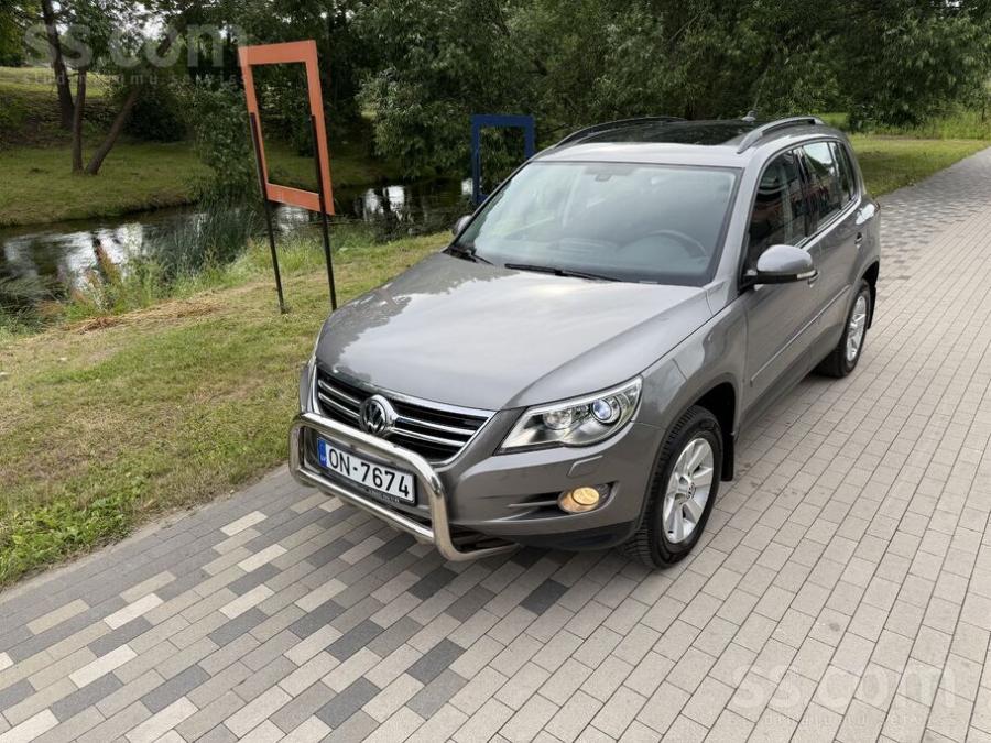 Pelēks Volkswagen Tiguan 2008 Rēzekne, ar dzinēja tilpumu 2.00 L un nobraukumu 0 tūkst. km par 6450 €, foto 4 vietnē AUTOMOTO.COM.LV