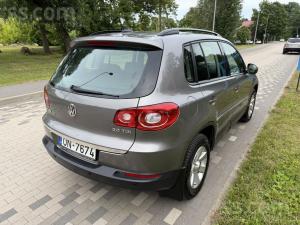 Pelēks Volkswagen Tiguan 2008 Rēzekne, ar dzinēja tilpumu 2.00 L un nobraukumu 0 tūkst. km par 6450 €, foto 5 vietnē AUTOMOTO.COM.LV