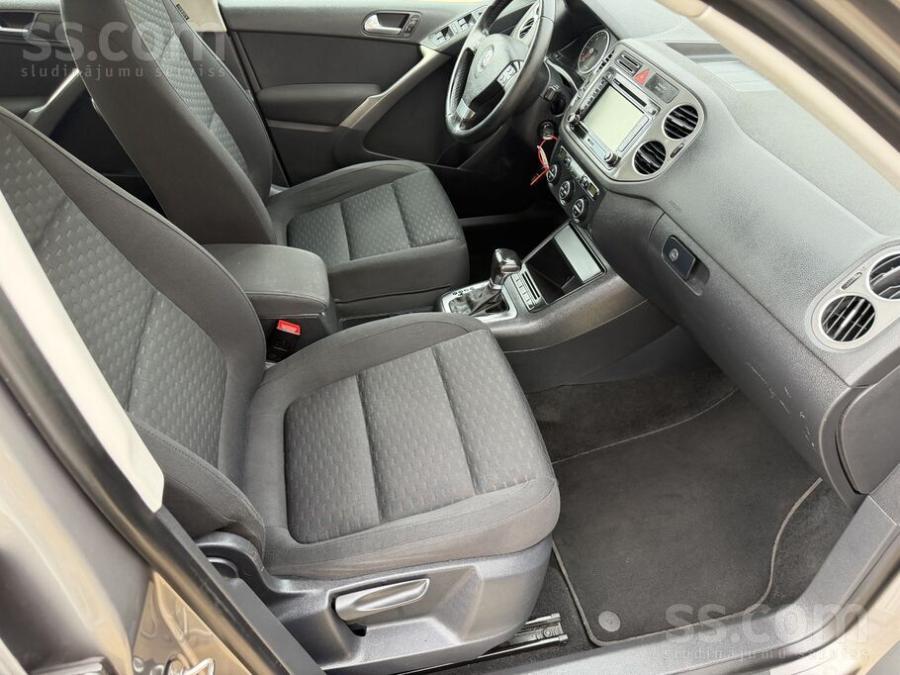 Pelēks Volkswagen Tiguan 2008 Rēzekne, ar dzinēja tilpumu 2.00 L un nobraukumu 0 tūkst. km par 6450 €, foto 10 vietnē AUTOMOTO.COM.LV