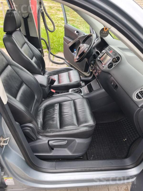 Grey Volkswagen Tiguan 2008 in Rezekne, with an engine capacity of 2.00 L and mileage of 292 thousand km for 3000 €, photo 2 on AUTOMOTO.COM.LV