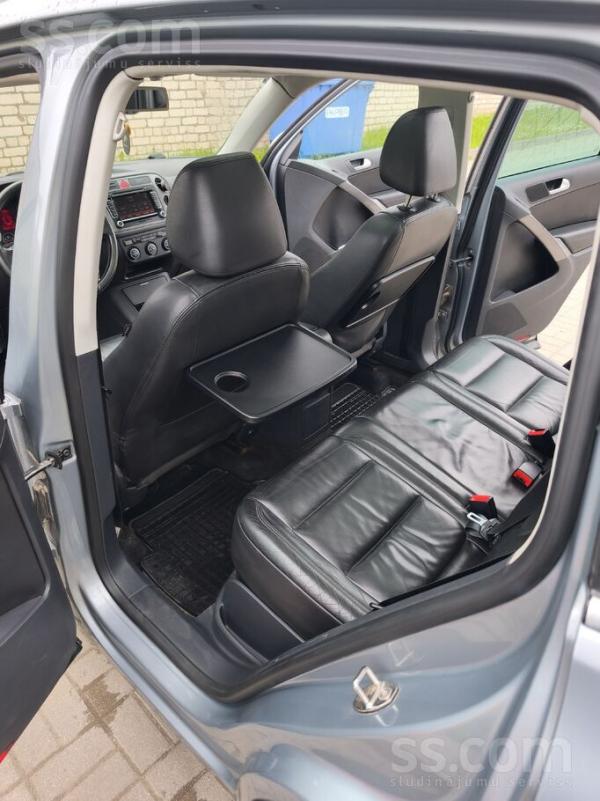 Grey Volkswagen Tiguan 2008 in Rezekne, with an engine capacity of 2.00 L and mileage of 292 thousand km for 3000 €, photo 4 on AUTOMOTO.COM.LV