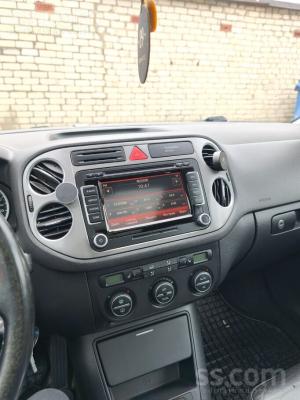 Pelēks Volkswagen Tiguan 2008 Rēzekne, ar dzinēja tilpumu 2.00 L un nobraukumu 292 tūkst. km par 3000 €, foto 8 vietnē AUTOMOTO.COM.LV